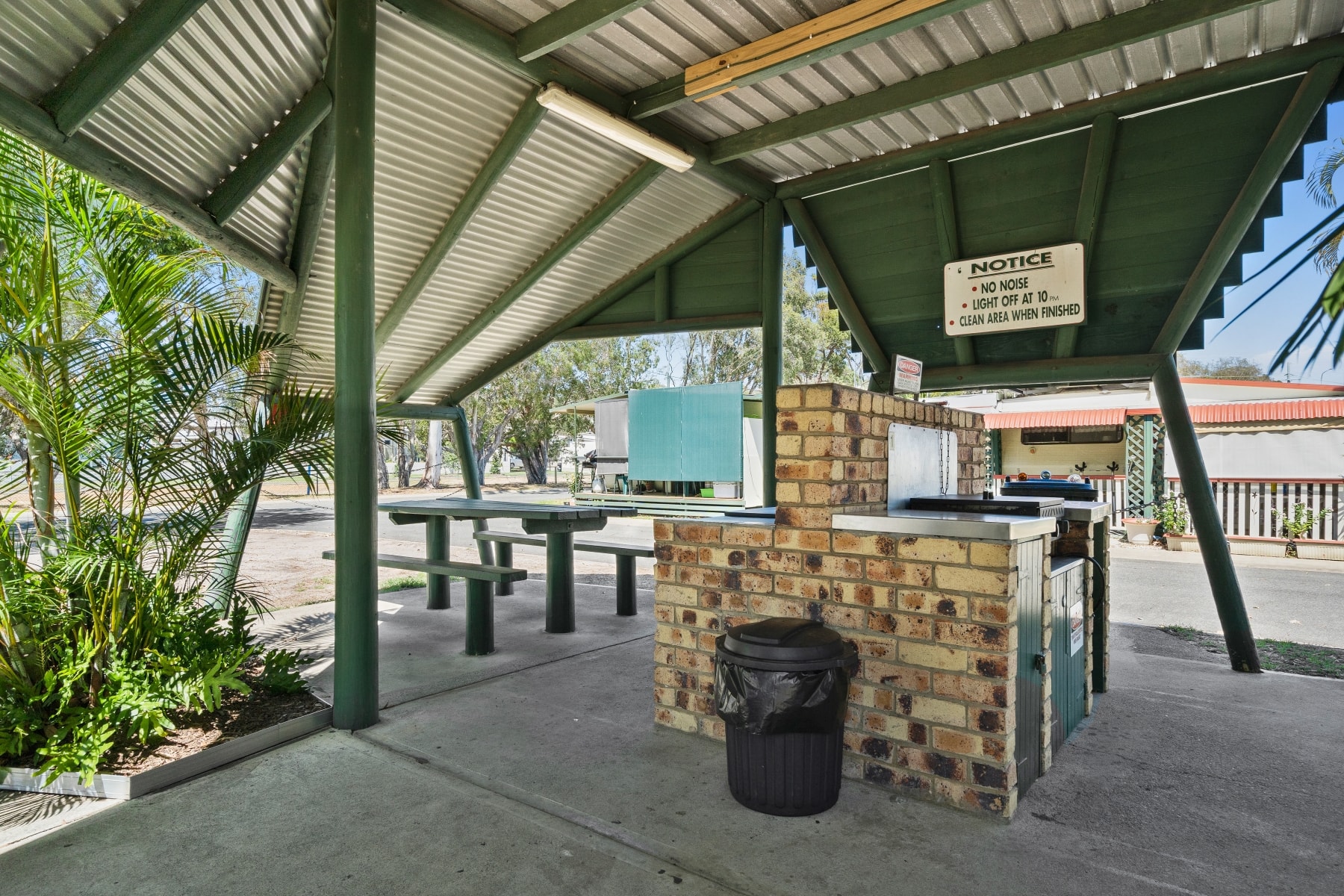 Bribie Island Sandstone Point Value Accommodation Silver Shores Village